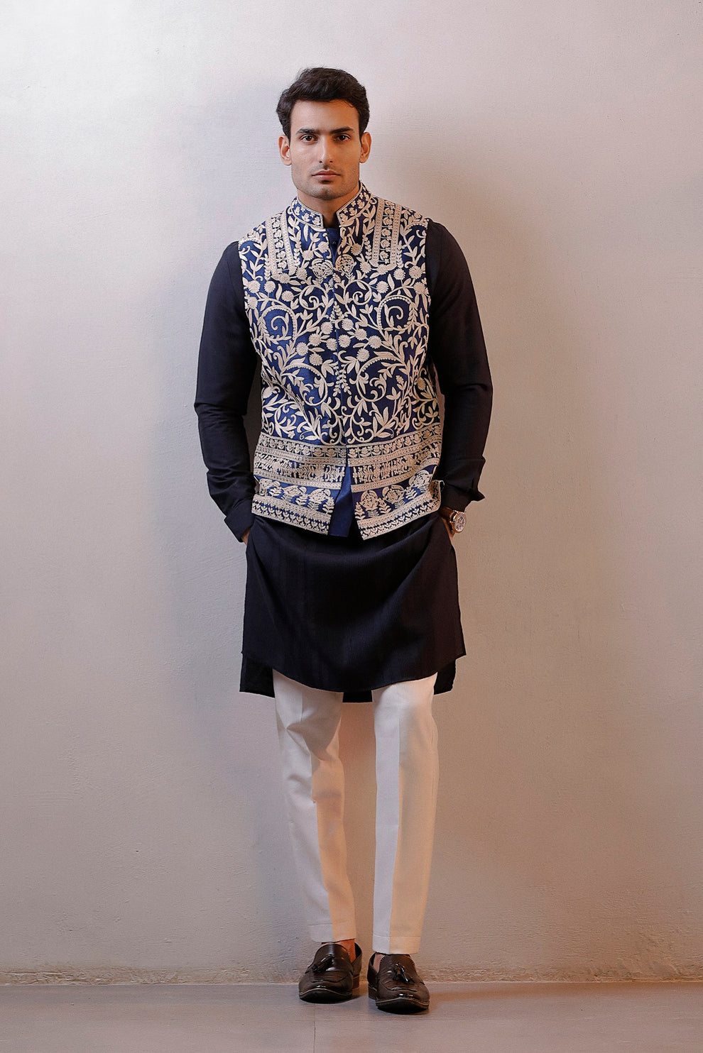 NAVY BLUE HAND EMBROIDERED JACKET KURTA SET – Linebyshamimkhan